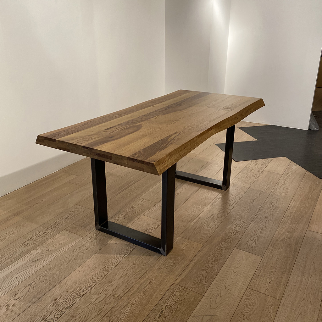 Impero Rovere. Tavolo in legno massello e gambe in ferro ...